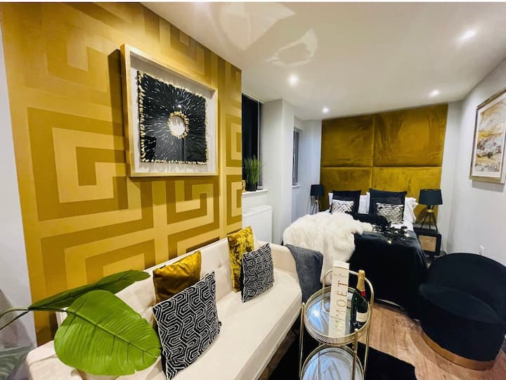 💎 Lushh Maidstone City Centre Apartments & Parking - Maidstone