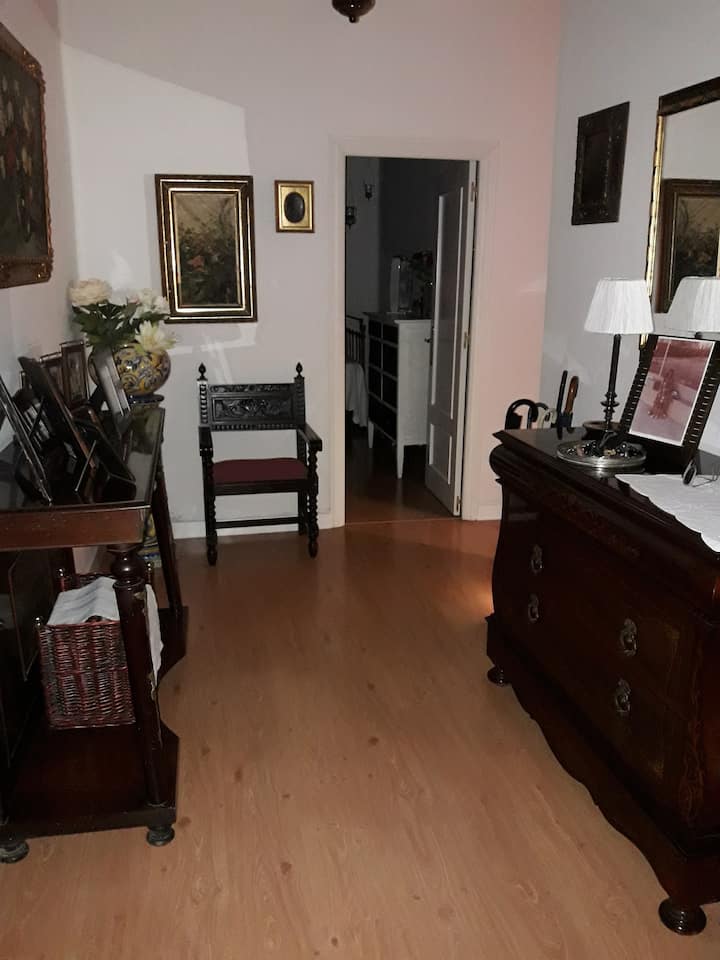 Habitacion Privada Con Cama De Matrimonio De 1.35 - Sevilla