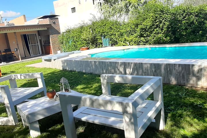 Amplia Casa Quinta Con Pileta Y Parrilla - Saladillo