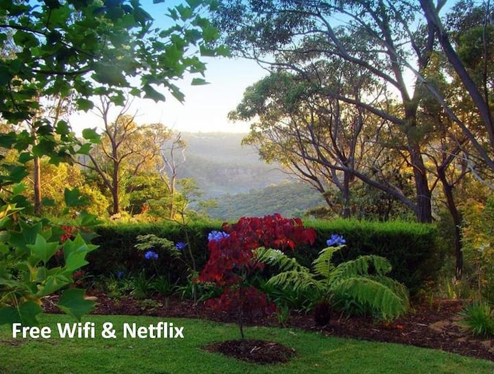 The Black Cockatoo Retreat In Leura - Leura