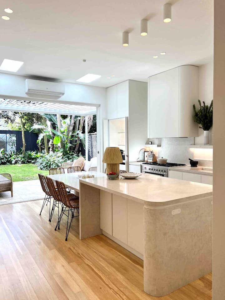 Villa Bondi - Luxury Designer Beachside Retreat - Bondi Beach