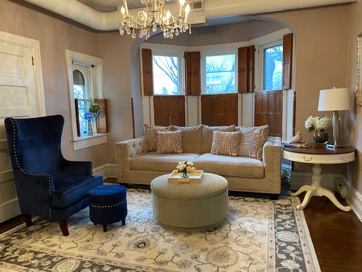 “The Plaza Ii” King Beds & Jacuzzi Tub - Lancaster, PA