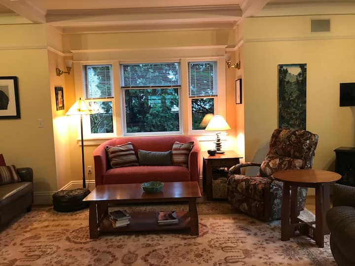 Restored Buckman Craftsman-your Perfect Home Base` - Portland, OR