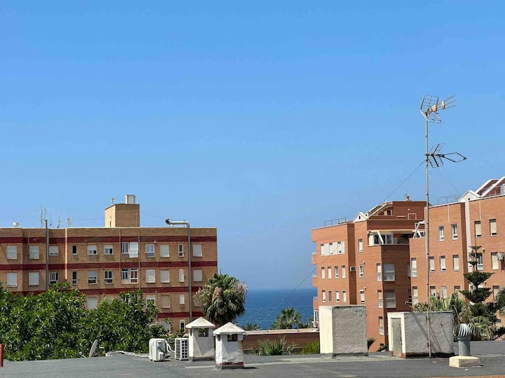 Fabuloso Piso A 175m De La Playa - Almería