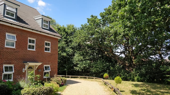 Botley Holiday Rentals & Homes - England, United Kingdom | Airbnb