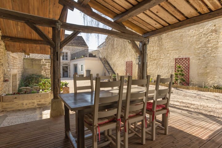 Charme Et Tradition Au Coeur Du Vignoble - Gevrey-Chambertin