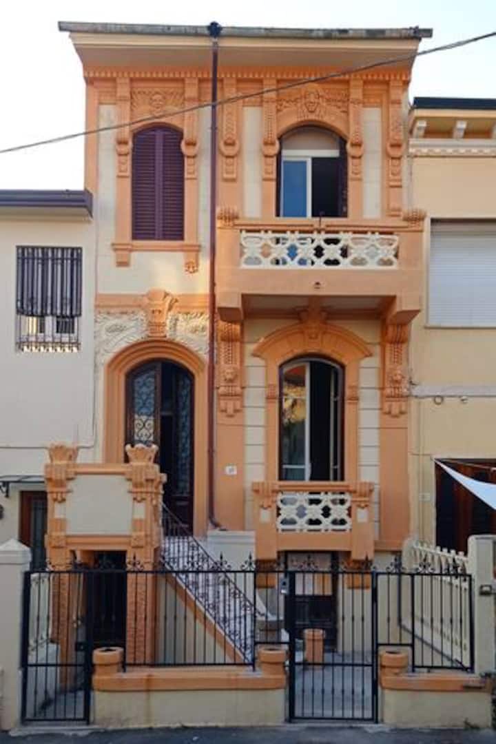 Il Liberty A Viareggio - Camera Con Bagno Privato - Camaiore
