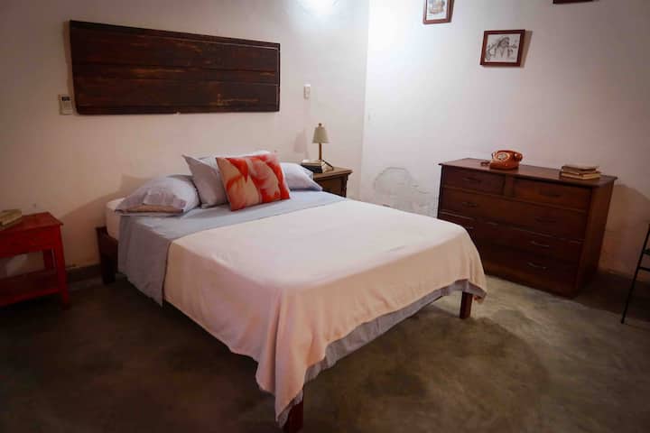 Room In Vintage Estate, Historic Santa Marta - Santa Marta, Colombia