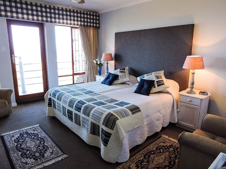 Blossom Unit - Bokmakierie Guest House - Mossel Bay