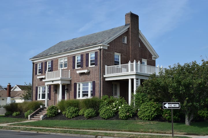 6 Br 1 Block Fr The Ocean W Ocean And Lake Views - Belmar, NJ