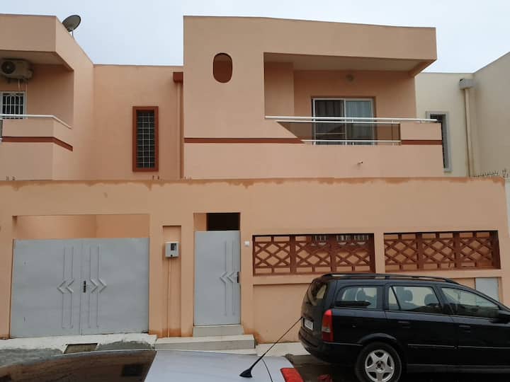 Villa Neuve Dans Un Quartier Agréable Avec Confort - Dakar