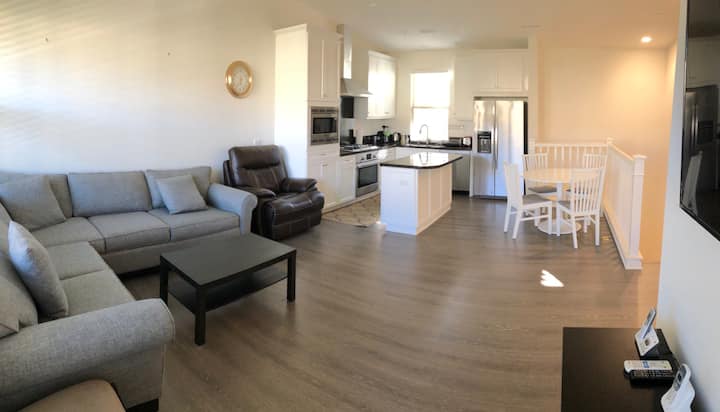 Family/business, Wifi + Tv + Pool + Hot Tub. - Irvine, CA