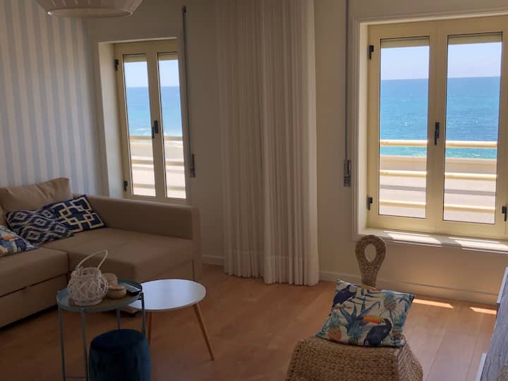 Vida Na Praia: Newly Renovated Beachfront Flat - Póvoa de Varzim