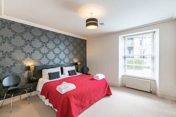 Edinburgh New Town Apartment  Free Parking & Wi-fi - Edimburgo