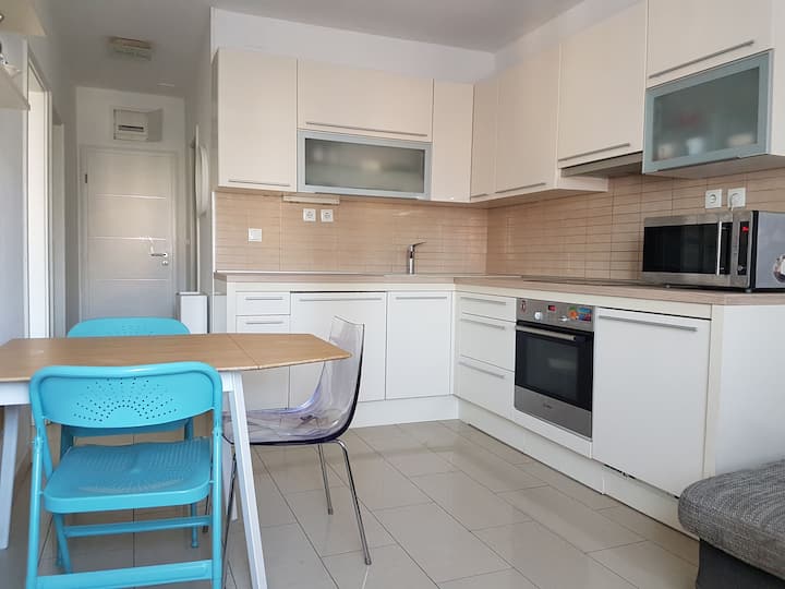 Split, Small 2 Rooms Apartment, Free Parking, Wifi - Split