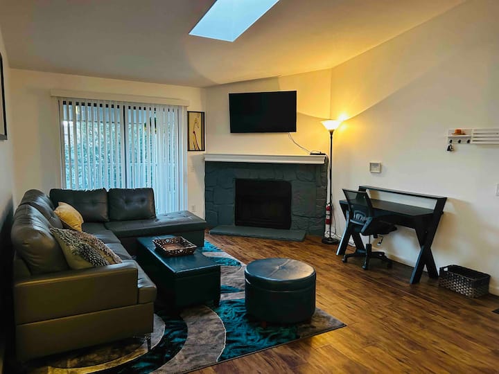 Cozy One Bedroom And  One Bathroom Condo - Aurora, CO