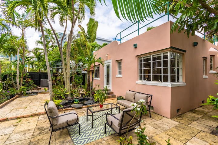 Las Olas Tropical Gem - Fort Lauderdale, FL