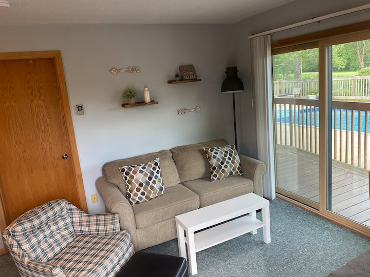 *Comfy Mountain-view Getaway W/kitchen - Mancelona