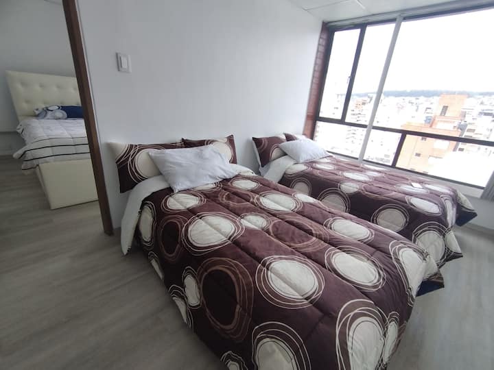 704.2 Hermosa Suite El Jardín Frente A Carolina. - Quito