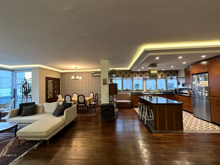 Stylish Spacious 2 Bedroom Flat In Prime Location - Maltepe