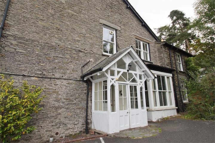 Period Property Overlooking Lake Windermere - Windermere