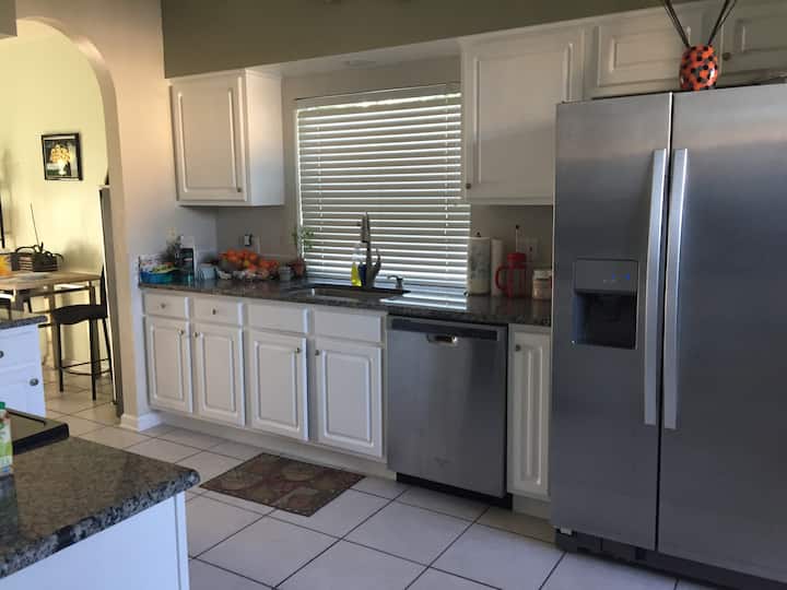 Comfy Room Easy Access To Everywhere - Lake Mary, FL