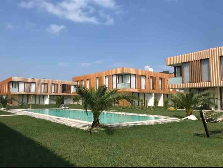 ŞIle'de Sitede Keyifli Bir Bahçe Katı - Şile