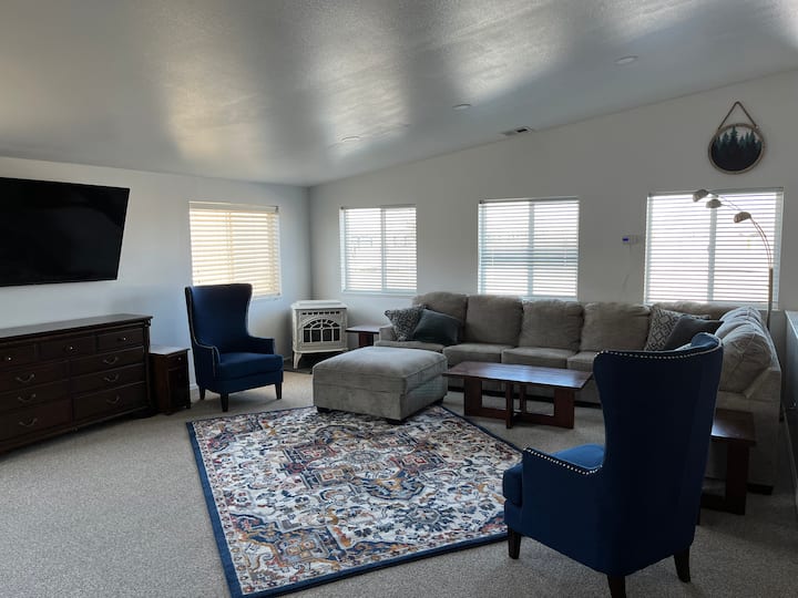 Large 7 Bedroom 4 Bathroom House With Pool Table . - Colorado