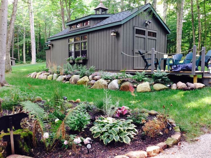 Bear's Den On Mirror Lake Drive In Lake Placid, Ny - Saranac Lake, NY