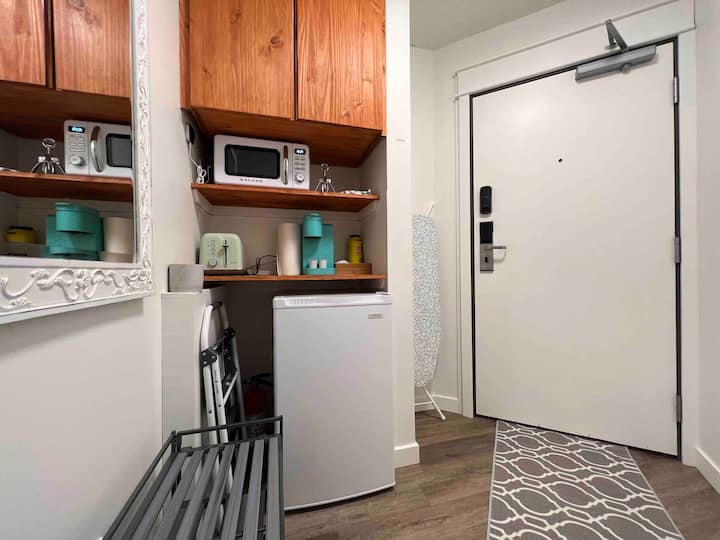Spacious Hotel Rm/mtnviews/ac/balcony/free Parking - Canmore