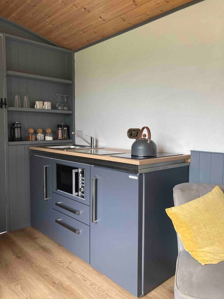 Cosy Shepherd's Hut Near Aberdyfi - Machynlleth