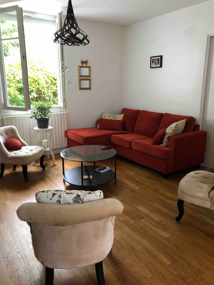 Petite Maison Bien Située Clinique Jules Verne - ibis budget Nantes Sainte Luce