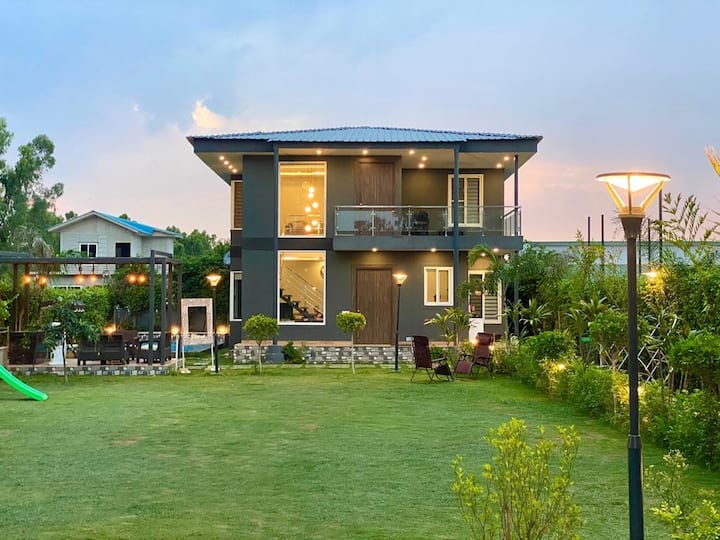 4-bhk Entire Villa (Max 16 Guests Occupancy) - Faridabad