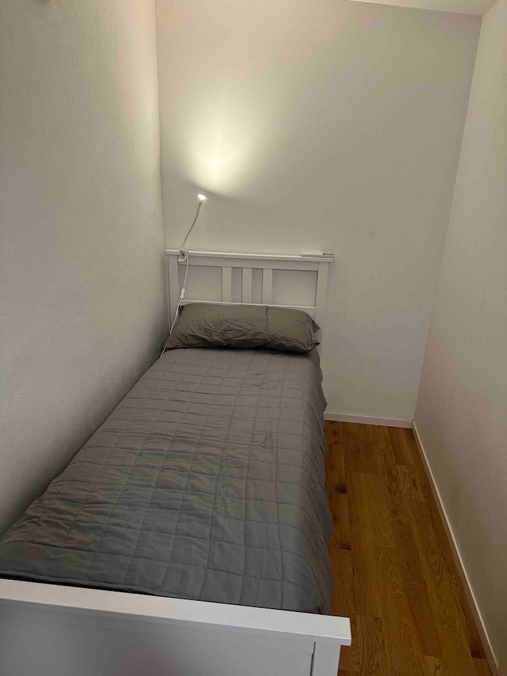 Entire Studio Apartment - Washer - Helsingborg