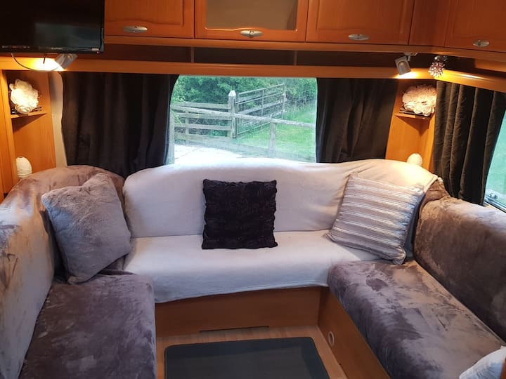 Spacious Caravan In Edale. - Castleton