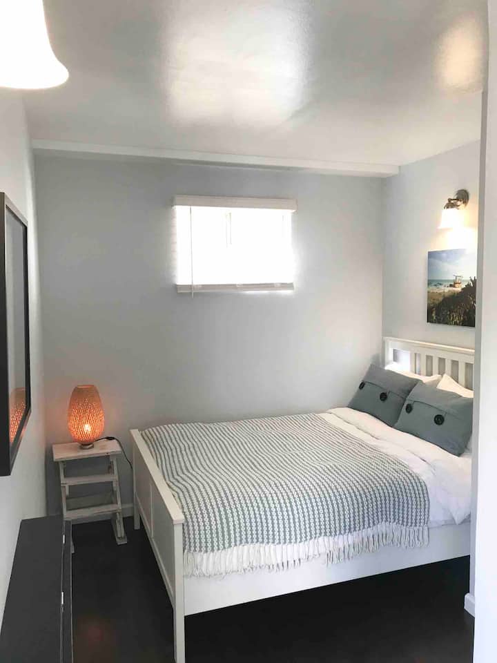Serene Garden Room By The Beach!!! - Santa Monica, CA
