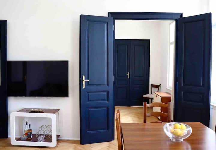 Charming Palazzo Triestino From 1920 - Triest