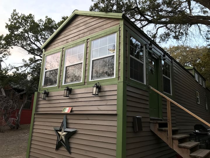 Magic Cabin In The Woods - Boerne, TX