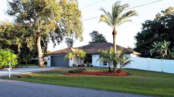 Tastefully Furnished Florida House With Pool And Spa - Venice, FL