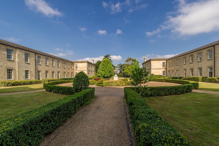 19th Century Spacious Manor Home In Quiet Estate - Oxford