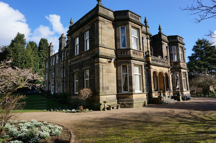 Country House Retreat For That Special Occasion - Matlock