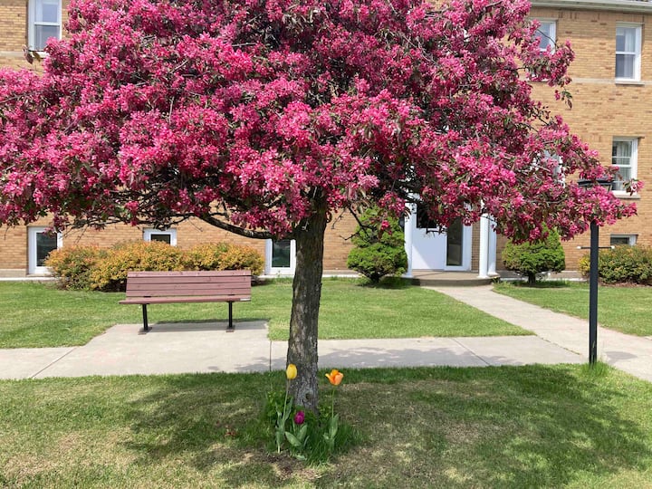 310-top Floor Retreat With Village Views - Fayette Historic State Park, Garden