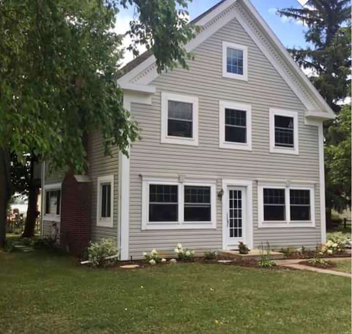 Devils Lake Vacation Rentals & Homes - Manitou Beach-Devils Lake, MI ...