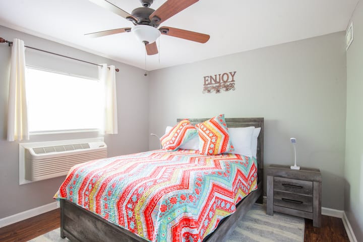 Quaint Gem Apt~close To Downtown~queen Bed - Atlanta, GA