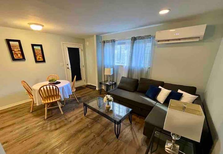 Family Suite Near Victoria & Mountain Views - Victoria