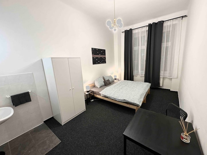 Cozy Room Near Tv Tower - Prague
