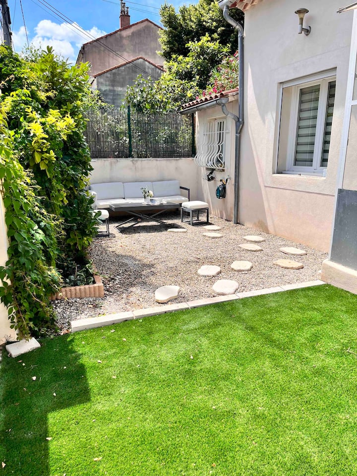 Petite Maison Climatisée 300 M Des Remparts Wifi - Vaucluse