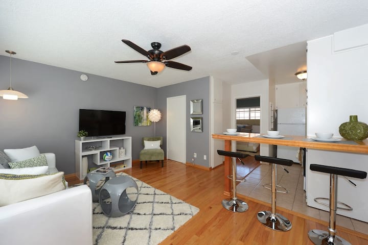 1 Bedroom Beach Pad W Parking -M3 - Santa Monica, CA