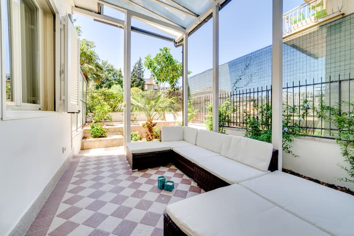 Luxury, large flat with terrace on Vatican Walls - Flats for Rent in ...