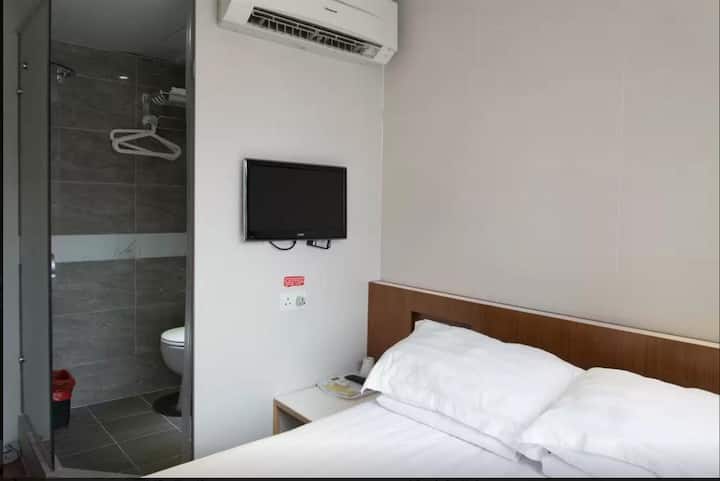 B8 Doublebed Room With Bathroom Kammun Guest House - Hong Kong
